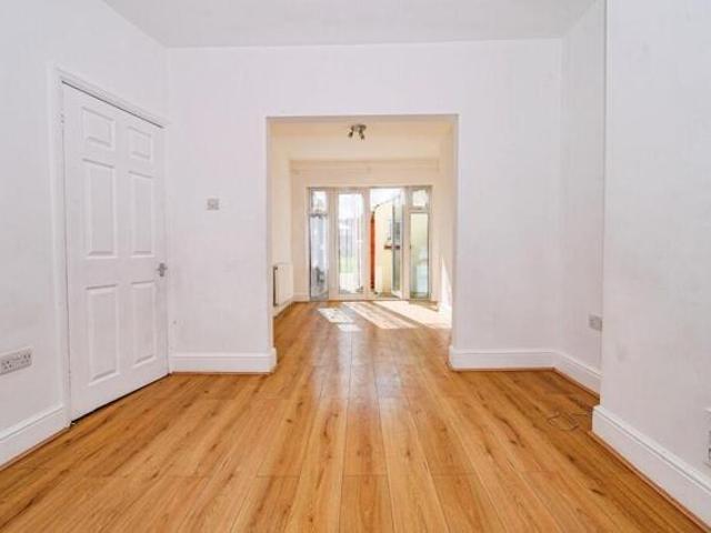 House 3 Bedroom For Sale Luton Luton 300000 ELS98930233