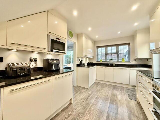 House 3 Bedroom For Sale North Yorkshire Leeds 425000 ES100988135