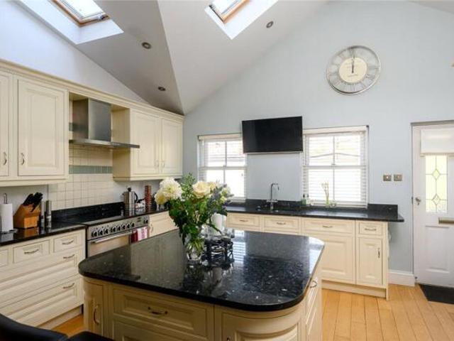 House 3 Bedroom For Sale North Yorkshire Leeds 675000 ES100854984