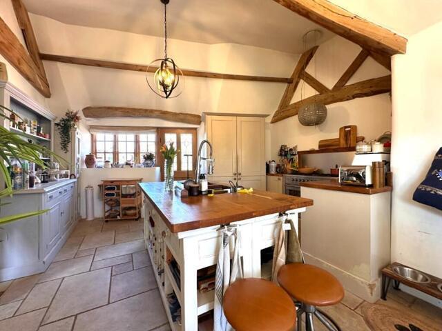 House 3 Bedroom For Sale Northampton Northamptonshire 450000 ES101168602