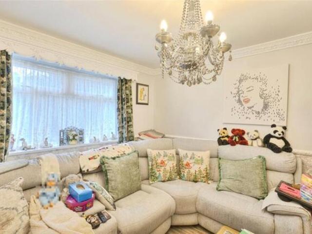 House 3 Bedroom For Sale Northampton Northamptonshire 250000 ES100541185