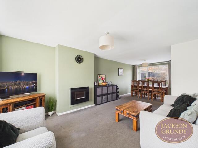 House 3 Bedroom For Sale Northampton Northamptonshire 325000 ES100263142