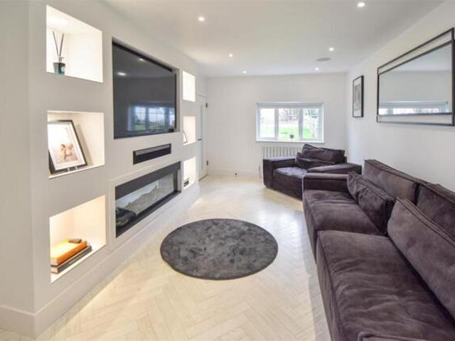 House 3 Bedroom For Sale Navestockside Navestockside 575000 ES100096956