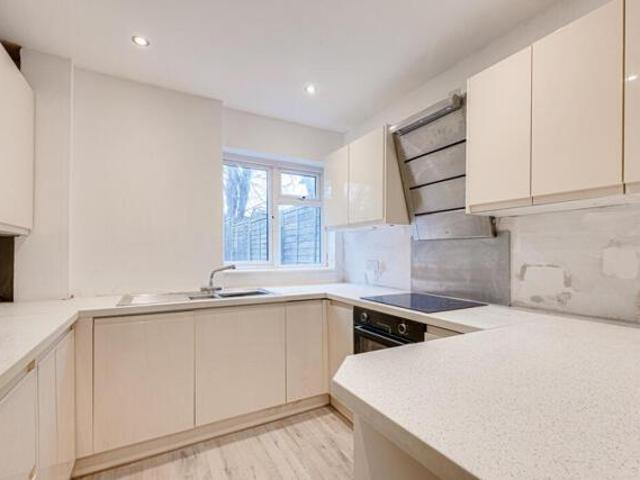 House 3 Bedroom For Sale Southend On Sea Southend On Sea 350000 ES98278154