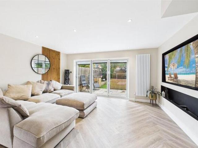 House 3 Bedroom For Sale Sandhurst Bracknell Forest 450000 ES98154294