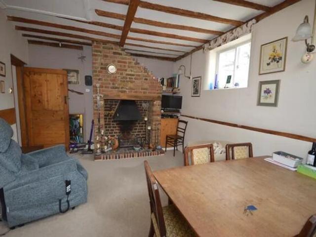 House 3 Bedroom For Sale Sunbury Surrey 800000 ES100398118