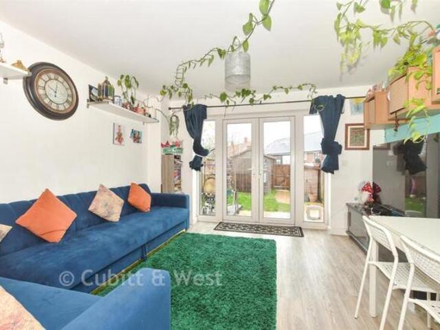 House 3 Bedroom For Sale Surrey Great London 425000 ELS98612168