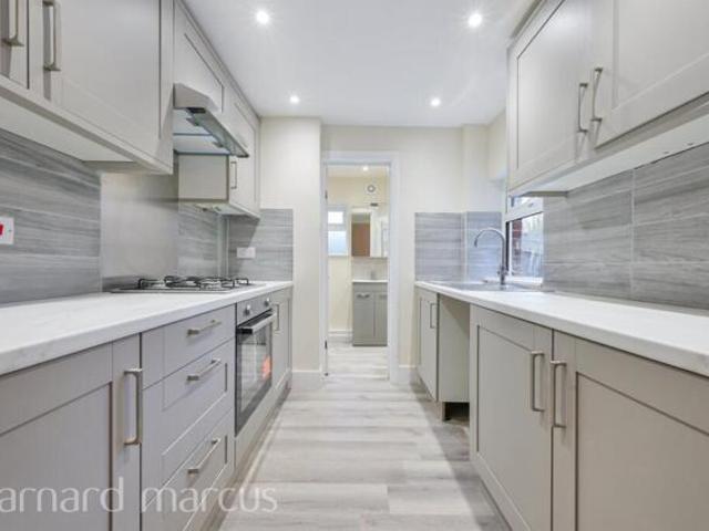 House 3 Bedroom For Sale Surrey Great London 450000 ELS99523559