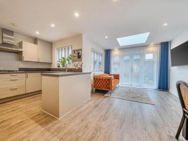 House 3 Bedroom For Sale Surrey Great London 475000 ES98262564