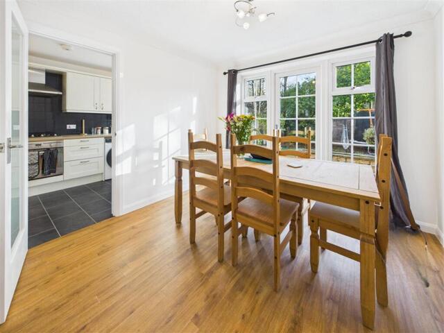 House 3 Bedroom For Sale Surrey Great London 575000 ES99029169
