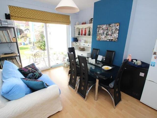 House 3 Bedroom For Sale Surrey Greater London 575000 ES101678570