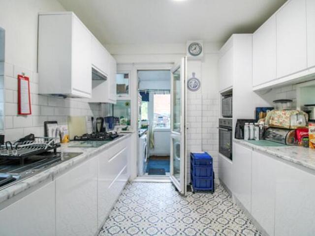 House 3 Bedroom For Sale Surrey Hampshire 425000 ES98119090