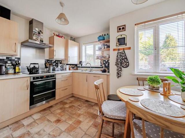House 3 Bedroom For Sale Surrey Hampshire 490000 ES98119184