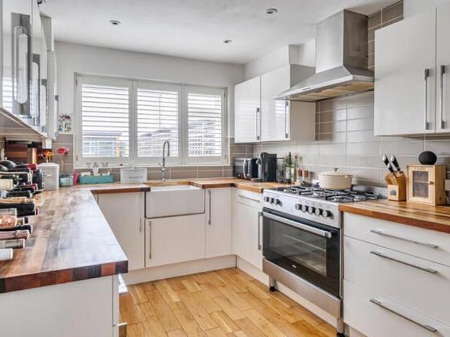 House 3 Bedroom For Sale Surrey Surrey 575000 ES99641991