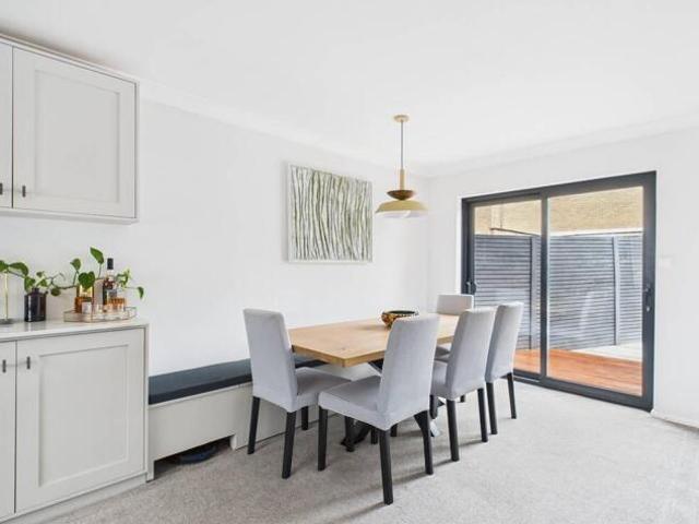 House 3 Bedroom For Sale Surrey Surrey 595000 ES98687877