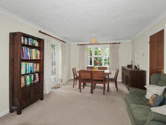 House 3 Bedroom For Sale Surrey Surrey 675000 ES99895109