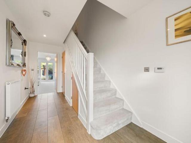 House 3 Bedroom For Sale Surrey Surrey 675000 ES101955283