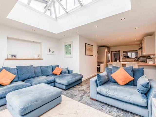 House 3 Bedroom For Sale Surrey Surrey 700000 ELS99773990