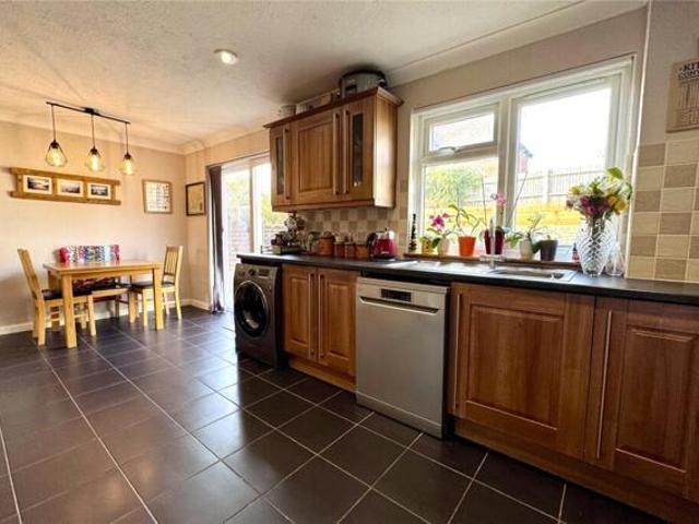 House 3 Bedroom For Sale Surrey Surrey 375000 ES100648605