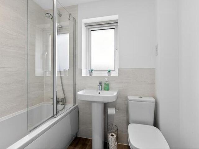 House 3 Bedroom For Sale Surrey West Sussex 450000 ES98930068