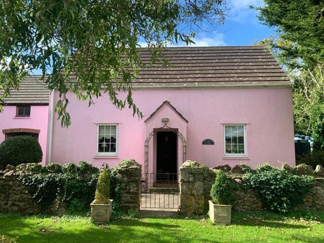 House 3 Bedroom For Sale Pembroke Pembrokeshire 445000 ES99571888