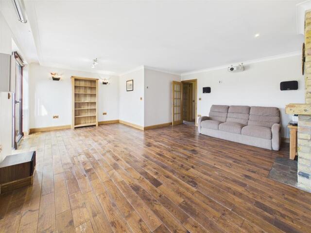 House 3 Bedroom For Sale Purley On Thames Berkshire 550000 ELS101060265