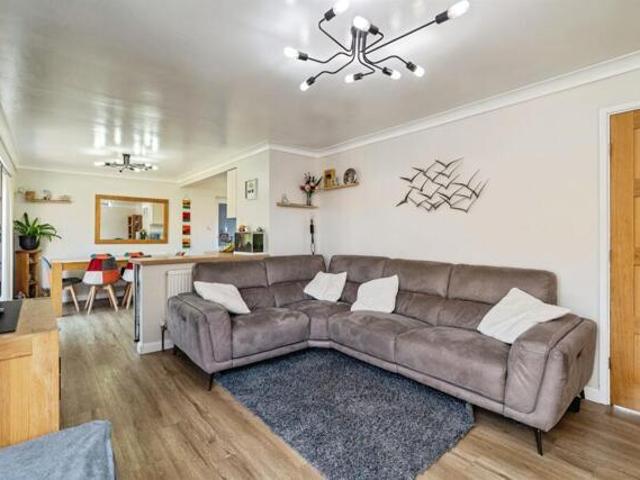 House 3 Bedroom For Sale Roydon Roydon 300000 ES99277906