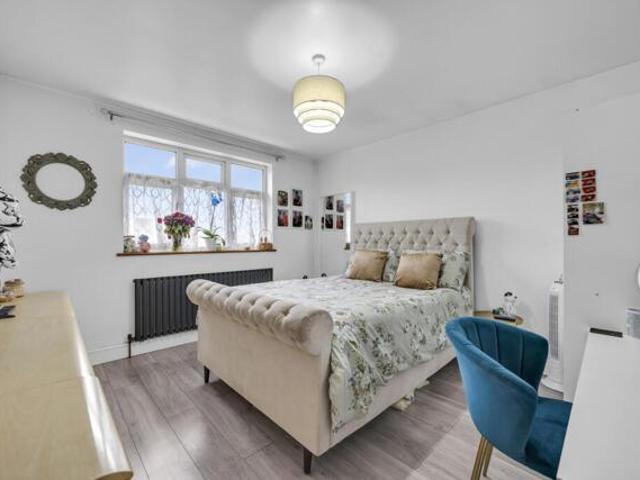 House 3 Bedroom For Sale Romford Greater London 650000 ELS99735857