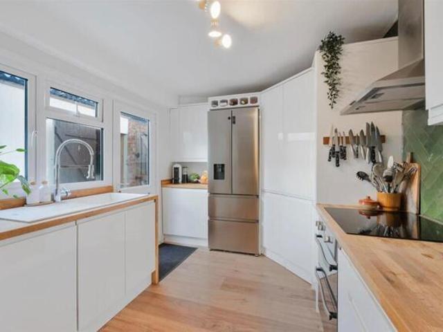House 3 Bedroom For Sale Redhill Surrey 350000 ELS101797114