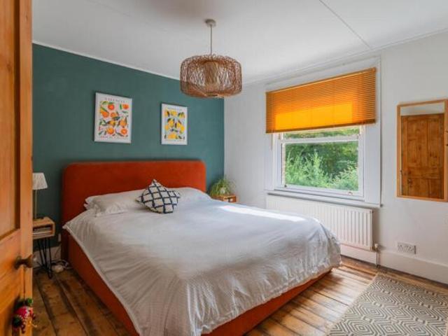 House 3 Bedroom For Sale Reigate Surrey 570000 ELS100503101