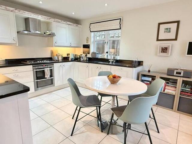 House 3 Bedroom For Sale Ringwood Hampshire 700000 ELS100456847