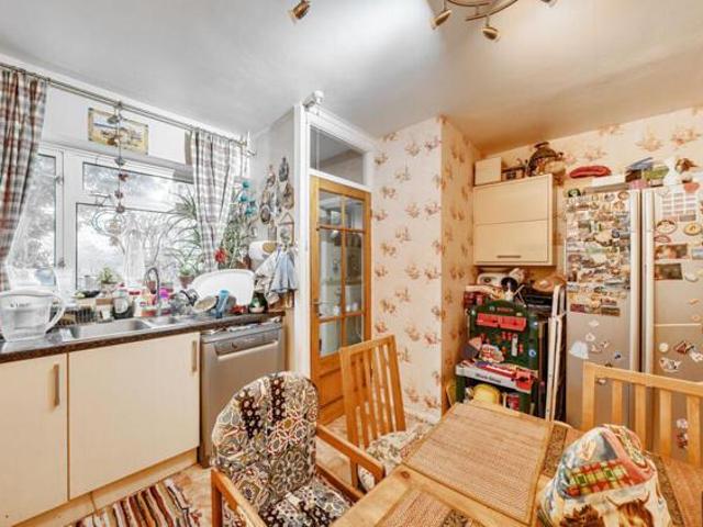 House 3 Bedroom For Sale Woking Surrey 475000 ES99130332