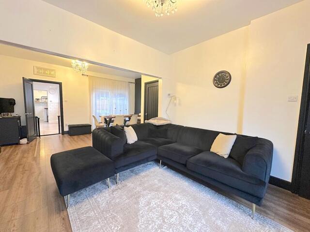 House 3 Bedroom For Sale Wolverhampton Wolverhampton 235000 ELS99952424