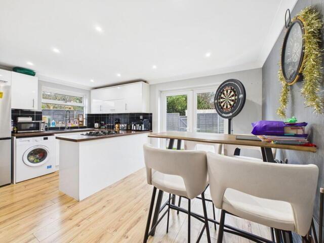 House 3 Bedroom For Sale Worthing West Sussex 350000 ES98612368