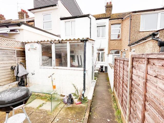 House 3 Bedroom For Sale Watford Hertfordshire 400000 ES100854786