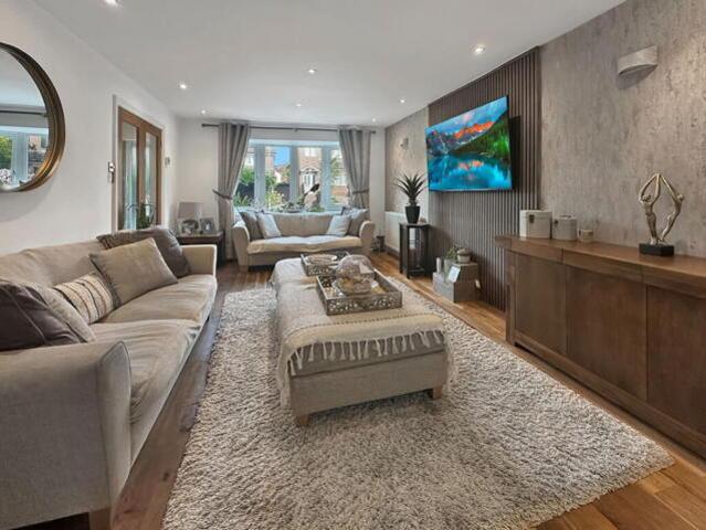 House 3 Bedroom For Sale Wakefield Wakefield 410000 ELS99986389