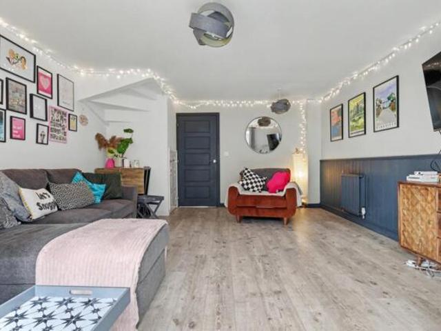 House 3 Bedroom For Sale Wakefield Wakefield 235000 ELS101796886
