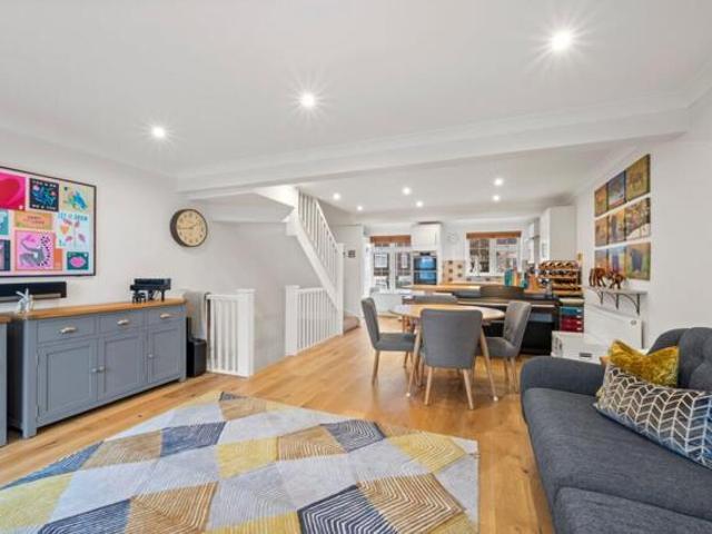 House 3 Bedroom For Sale Weybridge Surrey 735000 ELS98864660