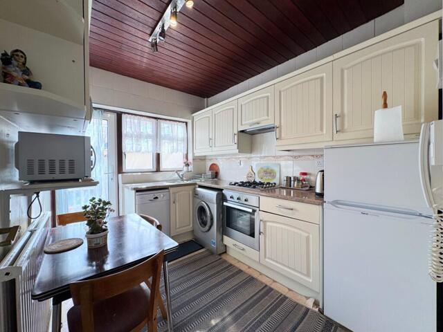 House 3 Bedroom For Sale Wembley Greater London 600000 ES101675541