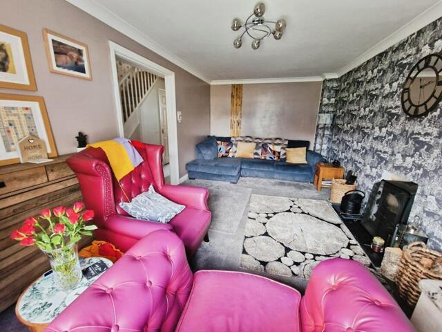 House 3 Bedroom For Sale Totland Bay Totland Bay 316000 ES100503448