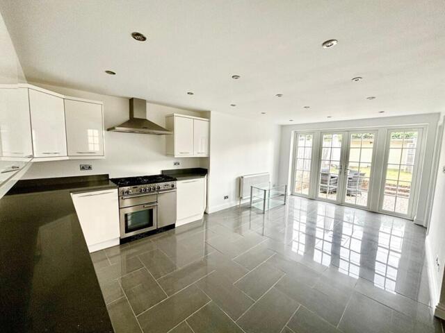 House 3 Bedroom For Sale Virginia Water Surrey 625000 ELS99475958