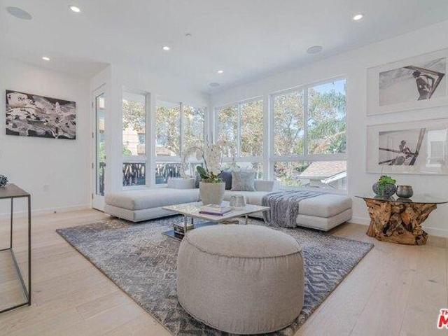 house 3 bedroom, Los Angeles CA 90038 DLS89123641