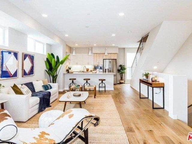 house 3 bedroom, Los Angeles CA 90038 DS88461776