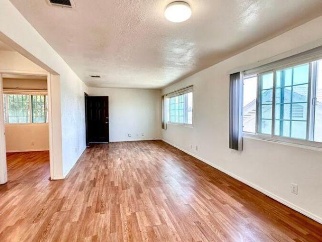 house 3 bedroom, Los Angeles CA 90043 DS86965874