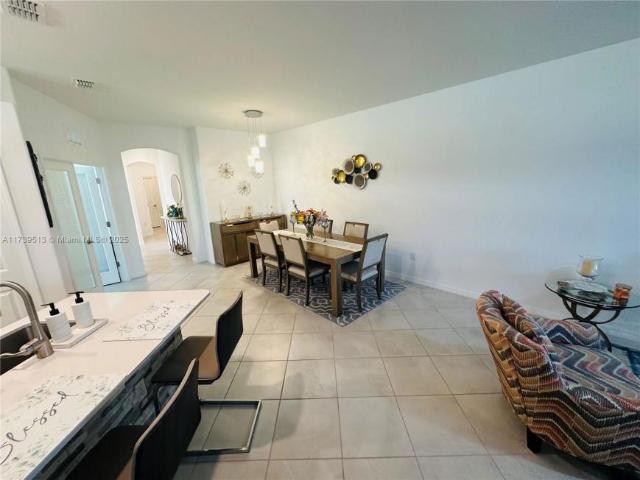 house 3 bedroom, Naples FL 34120 DS89694182