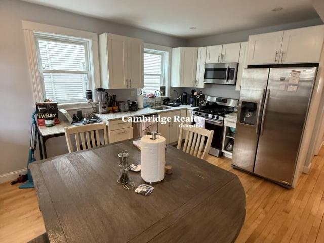 house 3 bedroom, Somerville MA 02143 DS89518682