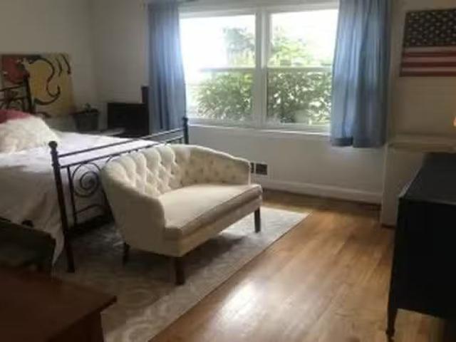 House 3 bedrooms in Falls Church