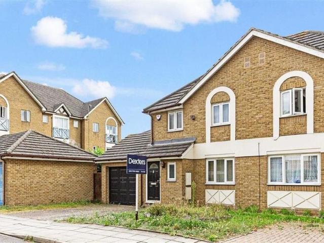 House terraced for sale in Farrow Lane, London, SE14 Ref 22.