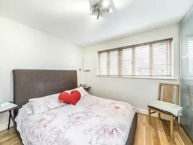 House terraced for sale in Manor House Way, Isleworth, TW7.
