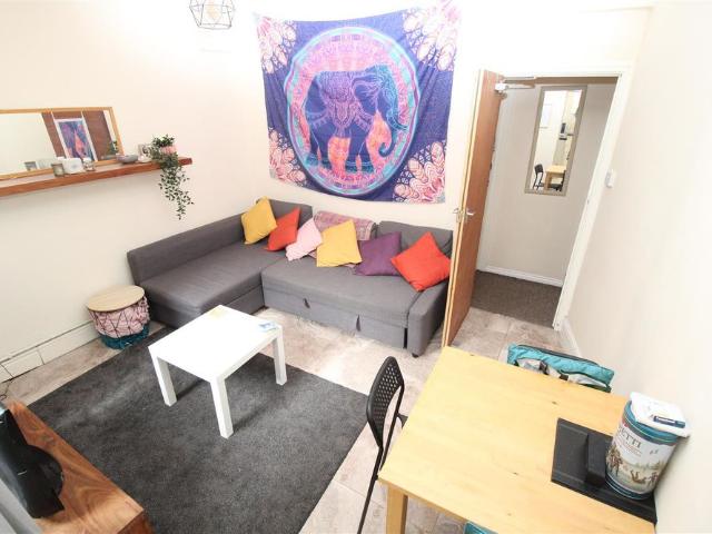 House Terraced For Rent Wood Road, Pontypridd